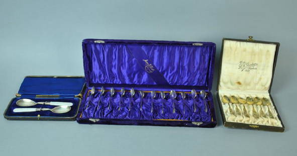 12 Sterling Shell Pattern Demitasse Spoons