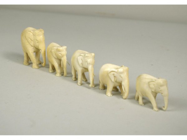 291: FIVE CARVED IVORY MINIATURE ELEPHANTS
