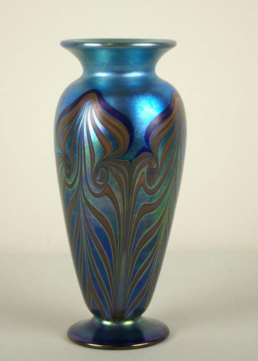 VANDERMARK ART GLASS VASE - Apr 14, 2011 | Leighton Galleries in NJ