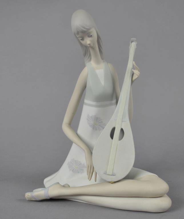 LLADRO FIGURINE - GIRL WITH MANDOLIN - May 16, 2013 | Leighton ...