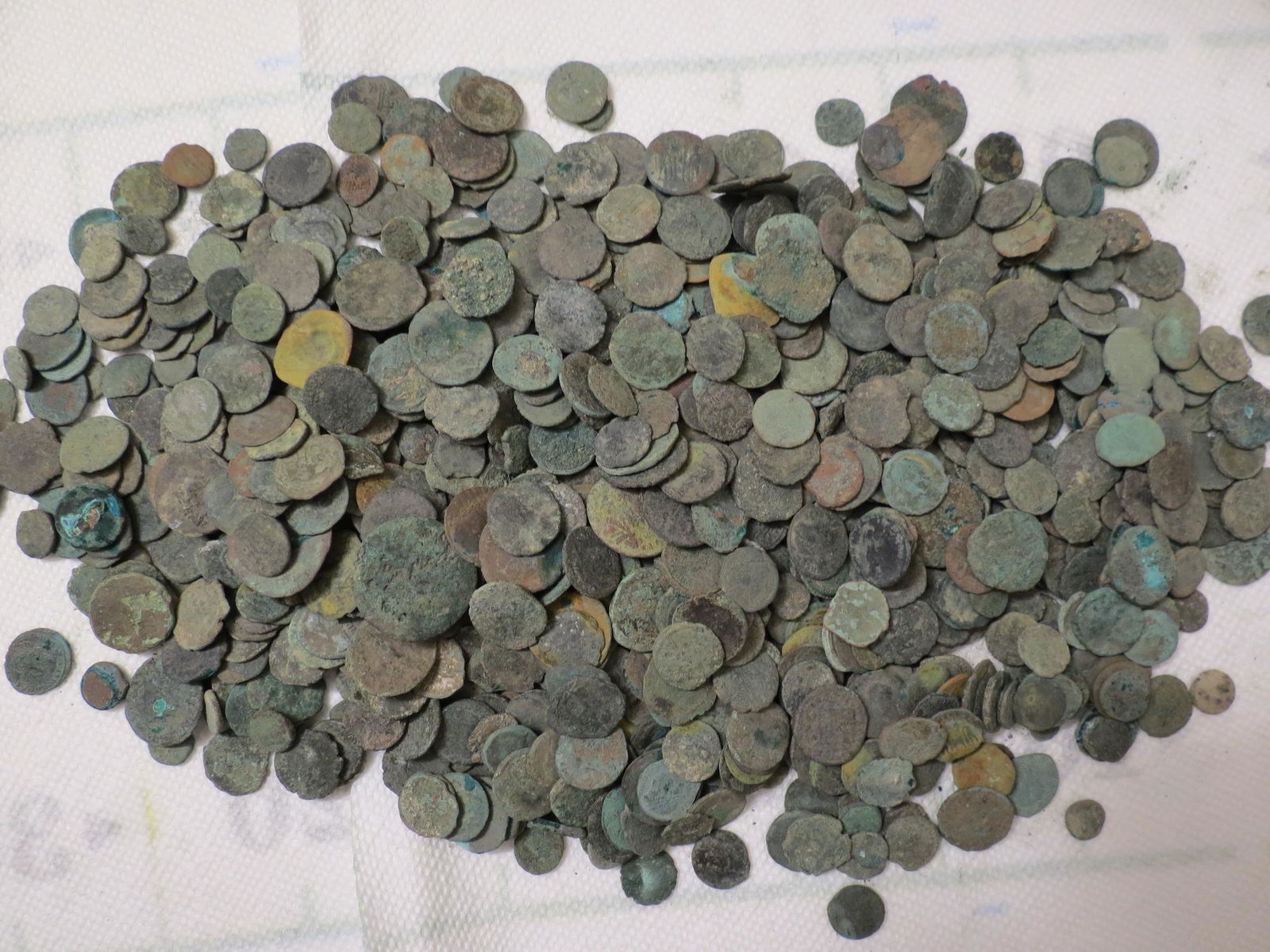 (700+) Uncleaned Ancient Roman Coins
