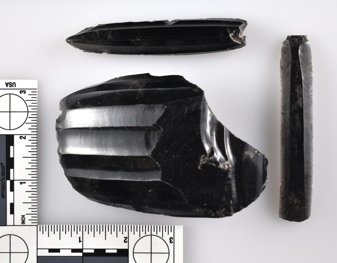 Aztec Obsidian Bladelets/scraper And Core