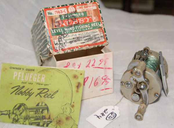 284: Pflueger model no. 1963-C Nobby reel in box, w/ pa