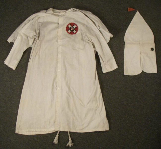 EXTREMELY RARE 1920 COMPLETE KKK KU KLUX KLAN UNIFORM