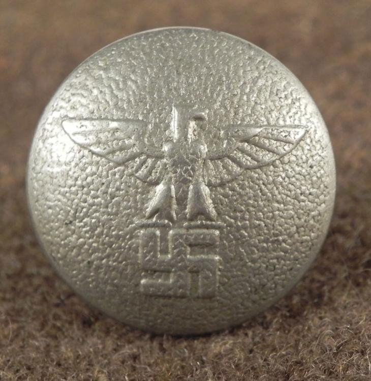 RARE TYPE ORIGINAL NAZI BUTTON