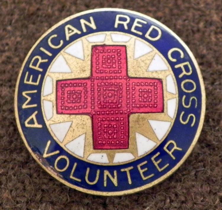 WWII ERA AMERICAN RED CROSS VOLUNTEER MEMBERSHIP BADGE