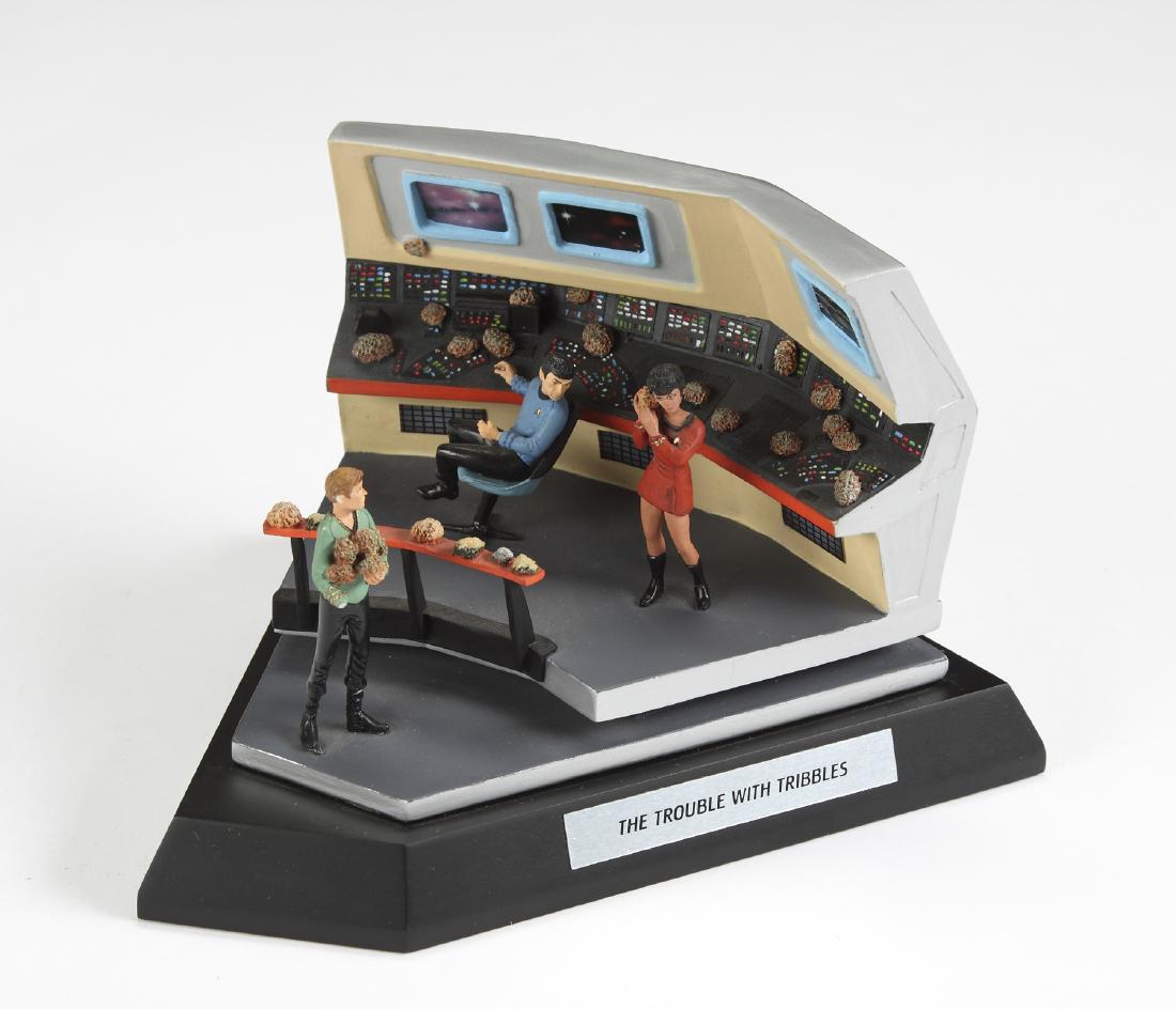 STAR TREK "THE TROUBLE WITH TRIBBLES" MINI DISPLAY
