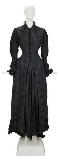 VICTORIAN MOURNING COAT (#0019) on Nov 16, 2022 | Julien's Auctions in CA