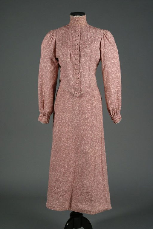 231: Barbra Streisand Yentl Costume - Jun 05, 2004 | Julien's Auctions ...