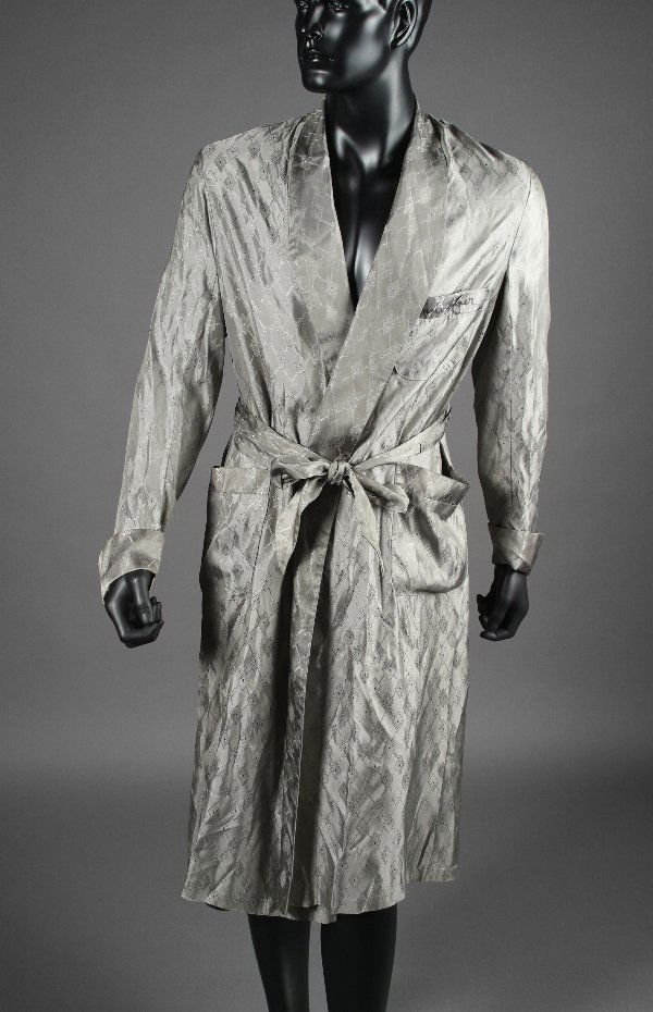 1001: PLAYBOY: Hugh Hefner Signed Robe