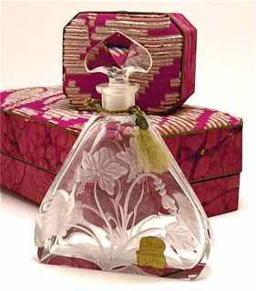 44: 1920s Luxor "Lybis" Perfume and Powder Gift Set