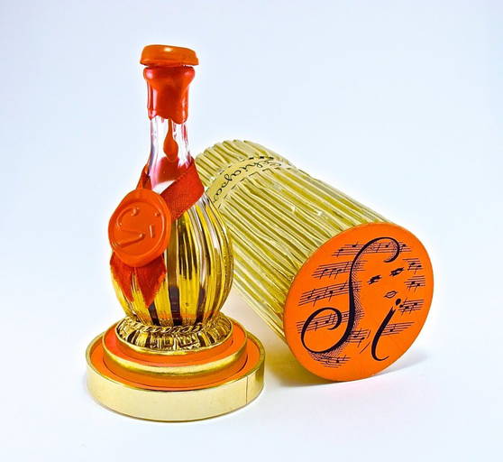 1958 Schiaparelli Si Perfume Bottle
