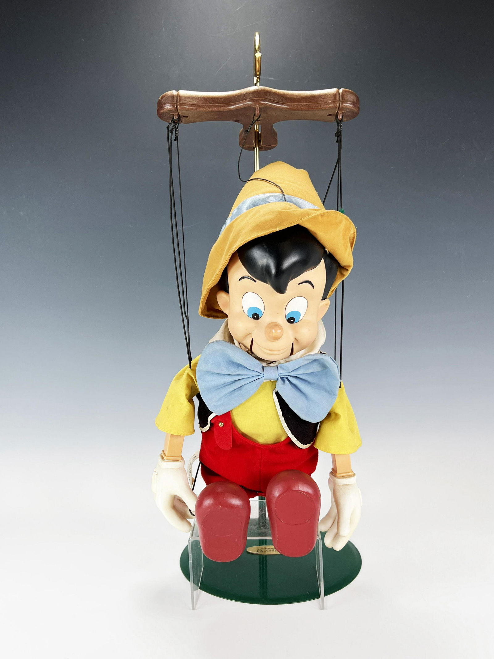 Disney Classics Pinocchio Marionette Puppet On Stand