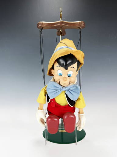 Disney Classics Pinocchio Marionette Puppet On Stand