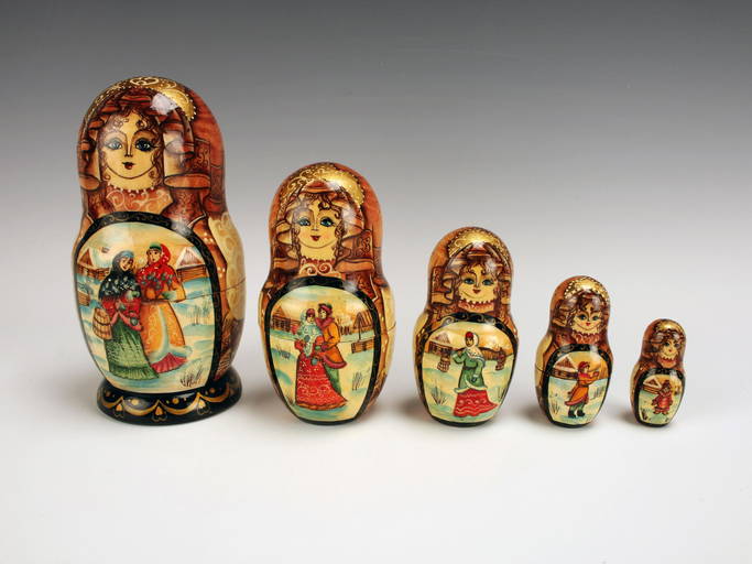 FIVE PIECE RUSSIAN MATRYOSHKA SET OF VILLAGE GIRLS IN THE SNOW - Dec 02 ...
