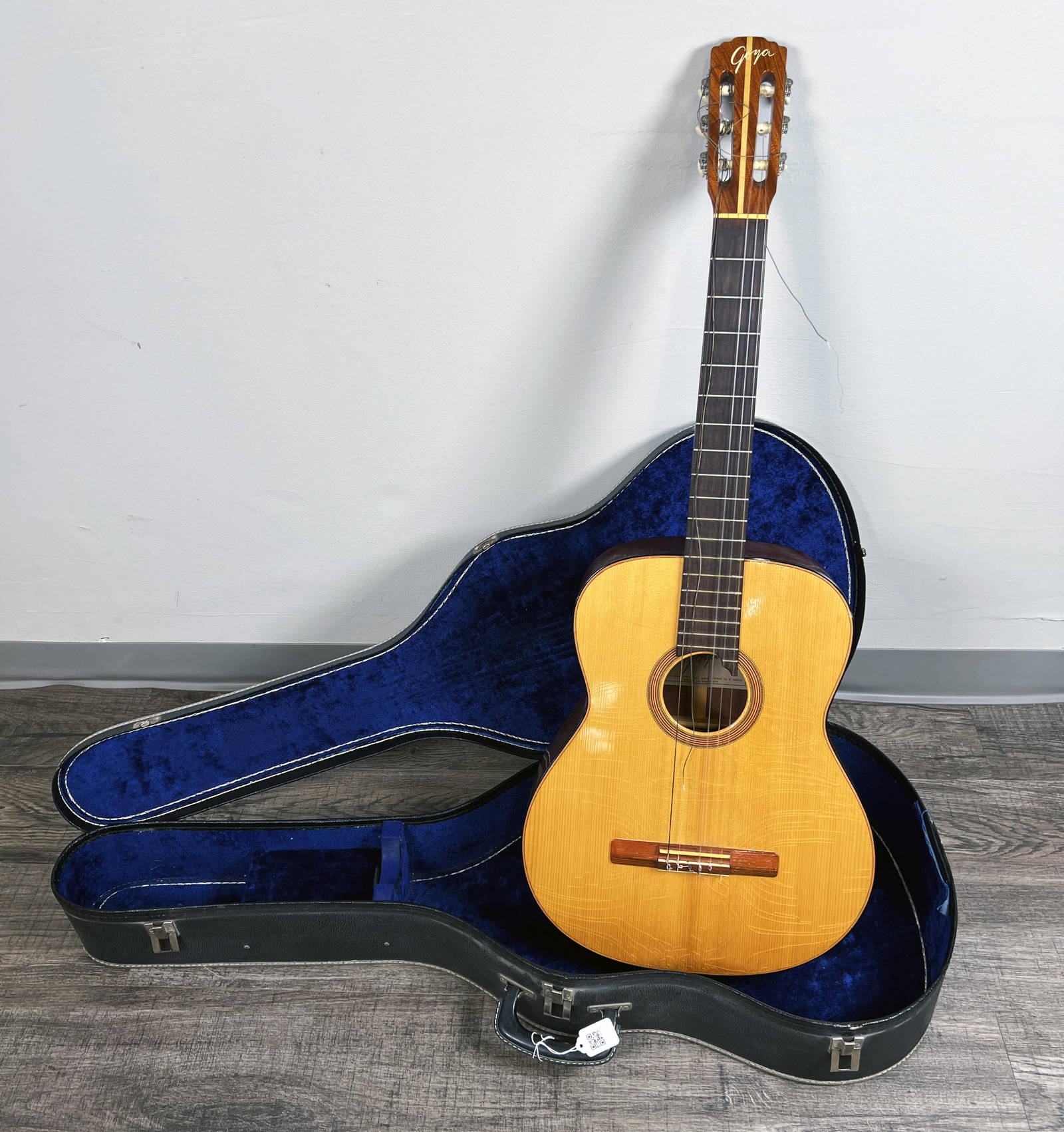 Goya G17 Acoustic Guitar With Case Auction