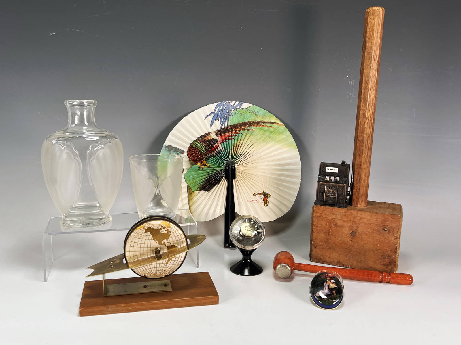 Hummel Banks, Registers & Vending Machines for Sale at Auction