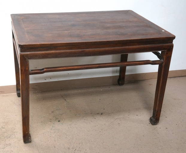 Antique Chinese Huang Hua Li Table