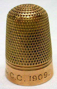 Engraved 1909 Presentation Gold Thimble