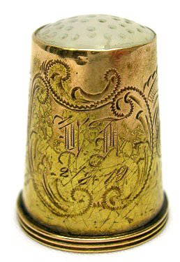 C.1919 Ladies Engraved Gold & Quartz Top Thimble