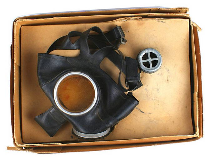 German Wwii Gas Mask With Box
