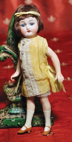 14: GERMAN BISQUE FLAPPER DOLL BY SIMON & HALBIG. Mark