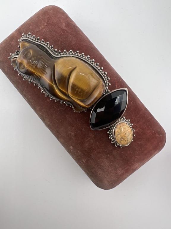 Large Scale Amy Kahn Russell Cat Pendant / Brooch Auction