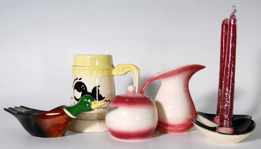 (6) Pcs Nantucket 'old Spouter' Pottery, Mid 20th