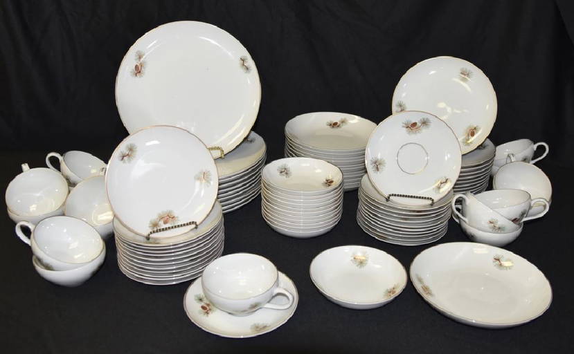 Fukagawa Pine Cone Porcelain Dinnerware