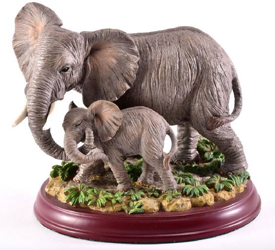 Lenox "peaceful Embrace" Elephants Figurine