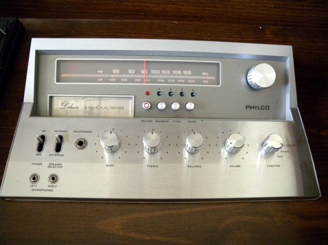 126: PHILCO CONSOLE STEREO : Lot 126