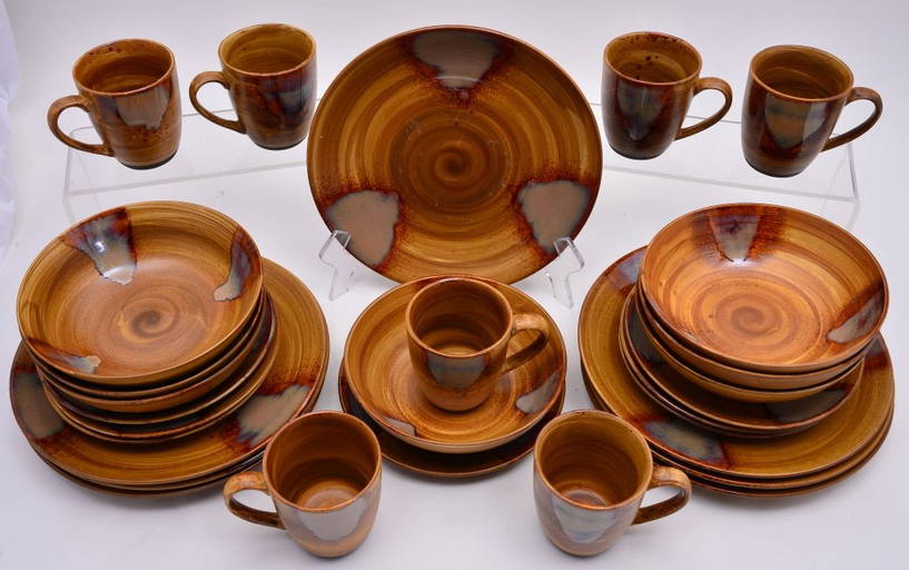 28 Pieces Sango Splash Dinnerware