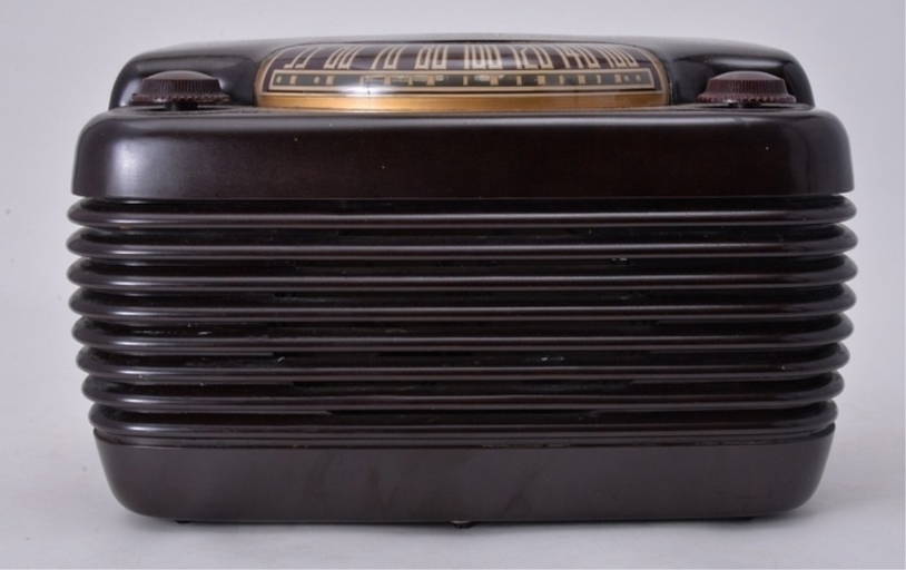 Philco Table Radio Model 48-460 - Nov 14, 2015 | Specialists of the ...