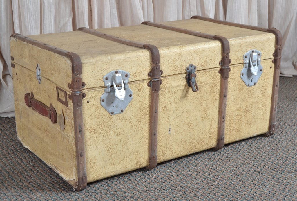 Vintage Flat Top Trunk W/wooden Bands & Tray