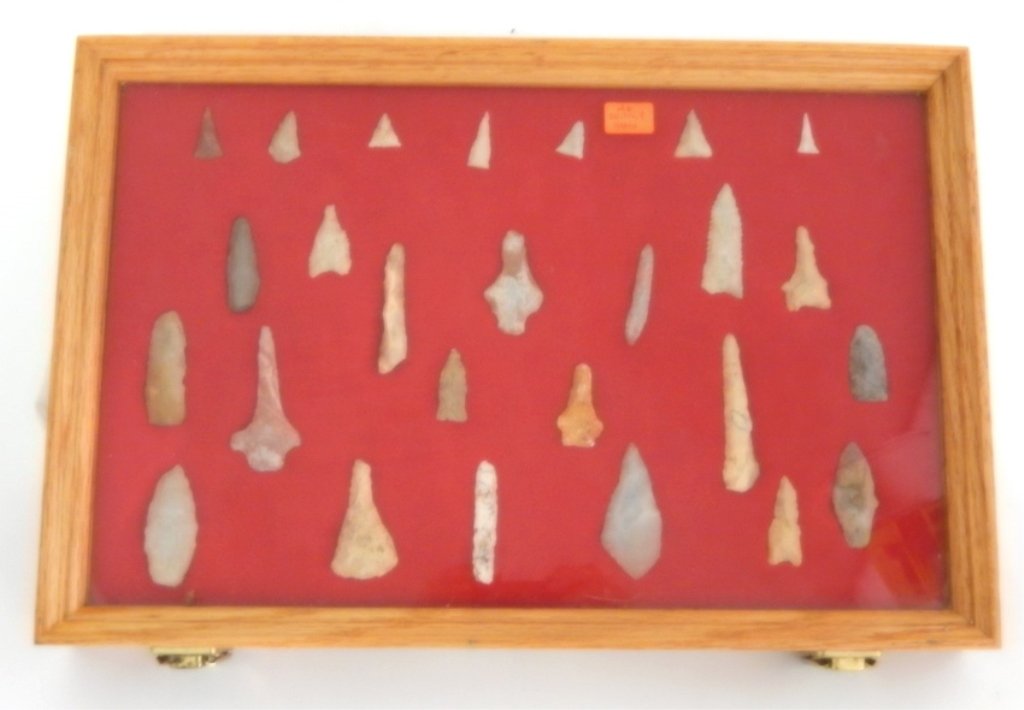 26 Drills & Arrowheads In Wooden Display Box