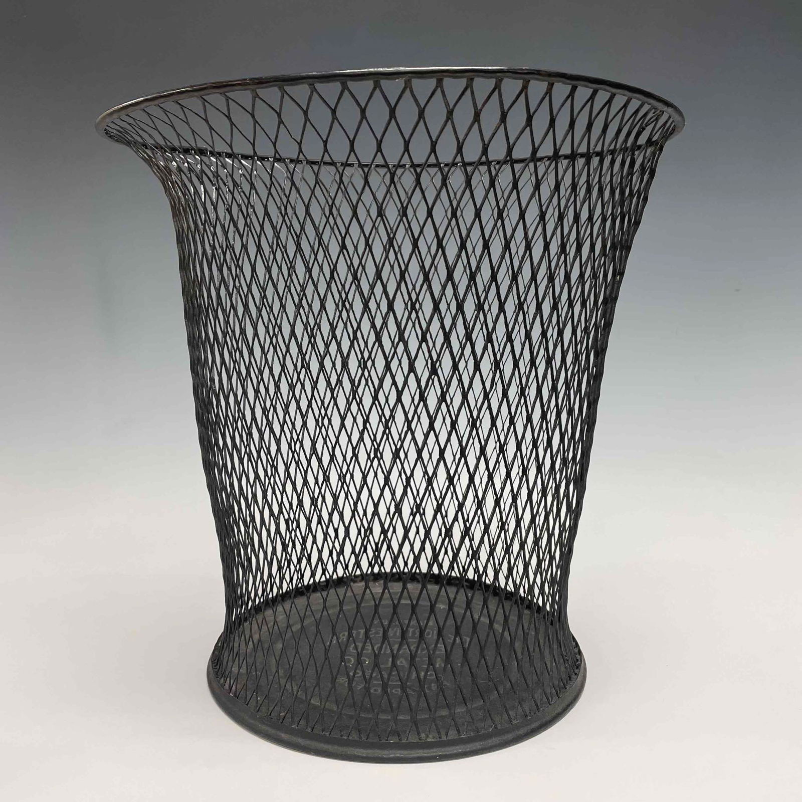 BOB'S NORTHWESTERN EXPANDED METAL WIRE MESH TRASH CAN (#0178) on Mar 04 ...