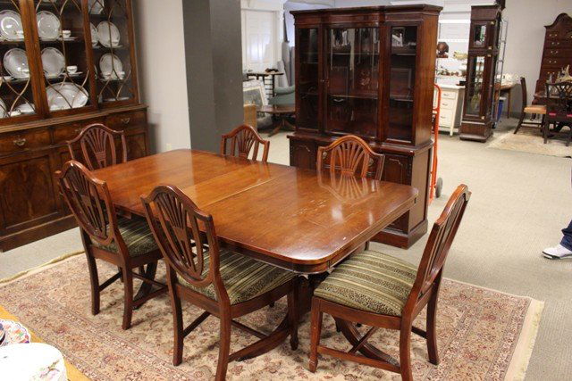 8 Piece Mahogany Dining Room Set
