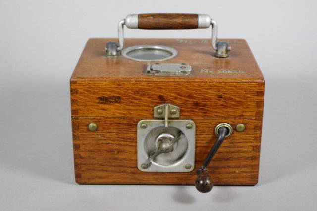 Oak Pigeon Timer Clock Box Plasshaert Freres No. 20854