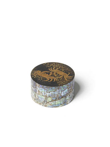 An Inlaid Shell And Gold Lacquer Kogo (box For Storing Incense) Edo ...