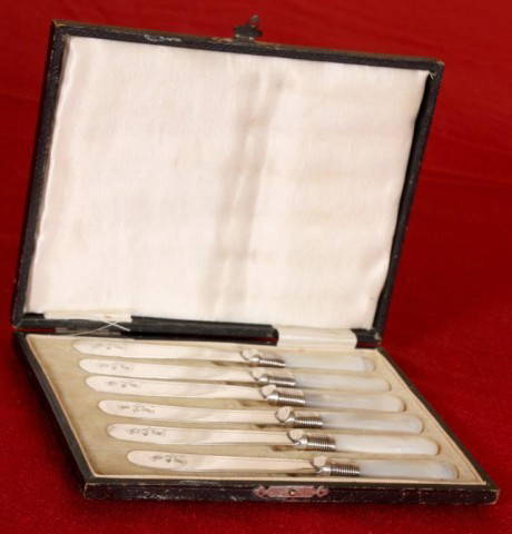 6 Pc English Plate Butter Knives