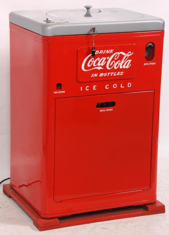Vendo 23 Deluxe Coca-Cola Cooler : Lot 18