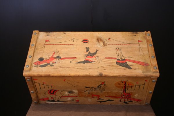 288: Vintage Circus Toy Box Modern Crafts Missouri