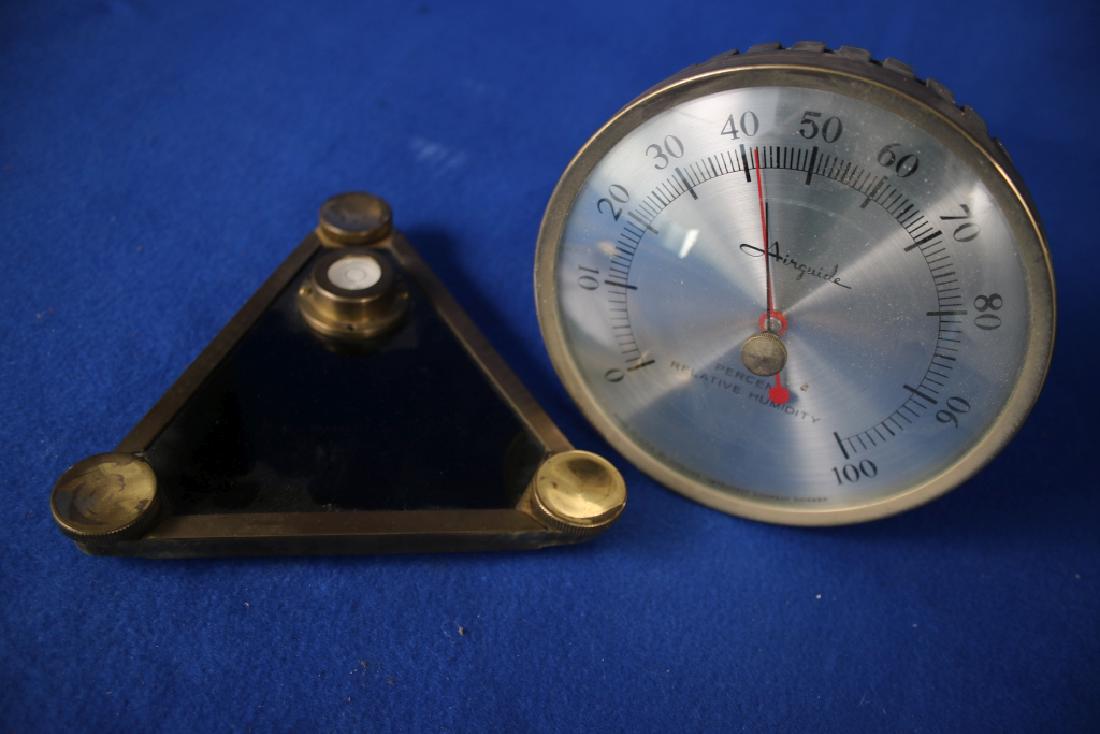 Level And Humidity Gauge