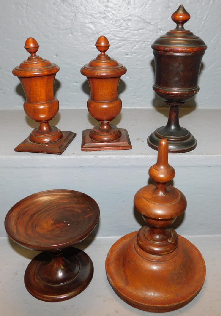 Hardwood box, compote and 3 finials.