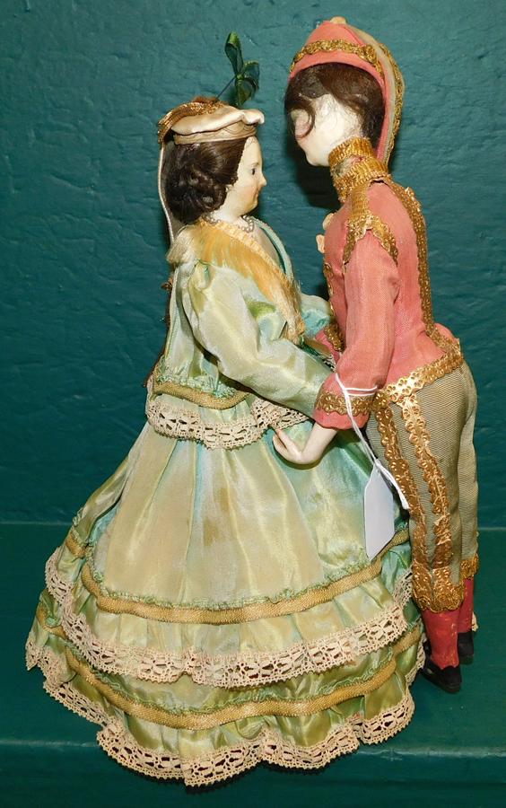 Mechanical wind up dancing couple music box - Sep 02, 2019 | Langston ...