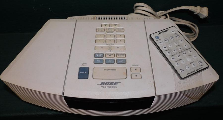 Vintage Bose Radio W/ Remote