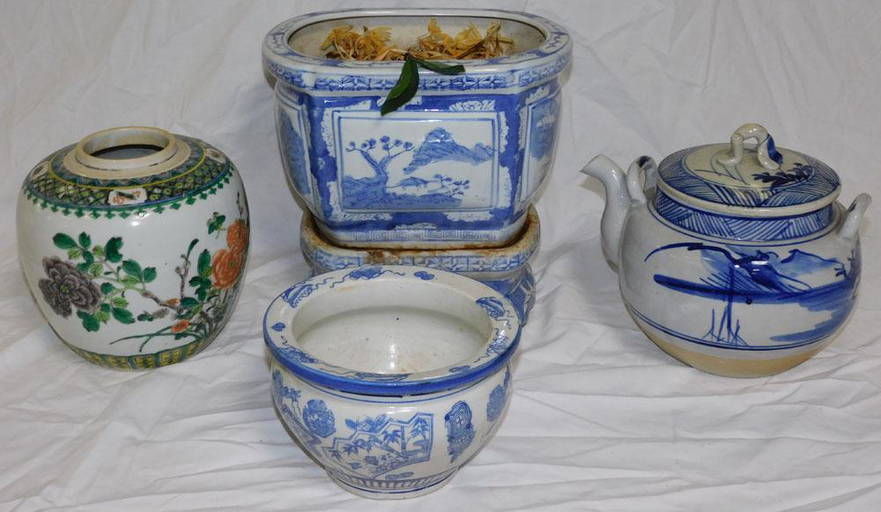Lot Oriental Porcelain Items