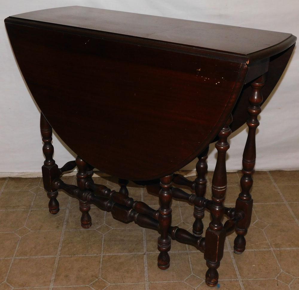 Antique Mahogany Gateleg Table