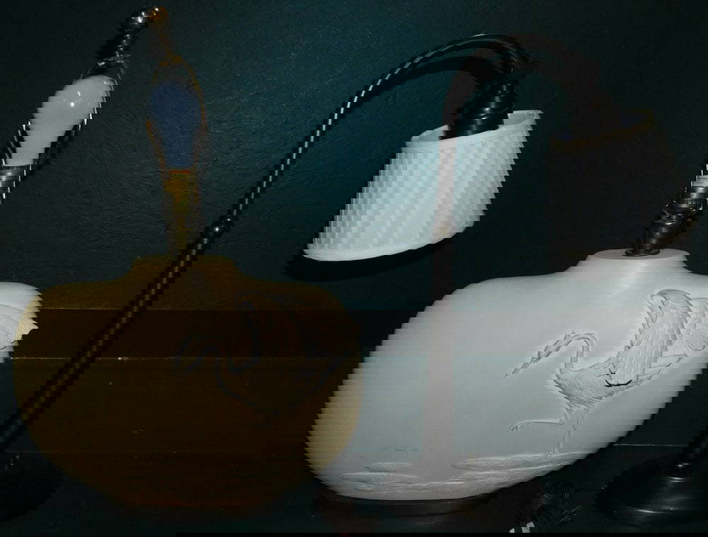 Modern Metal Lamp & Modern Resin Lamp Auction