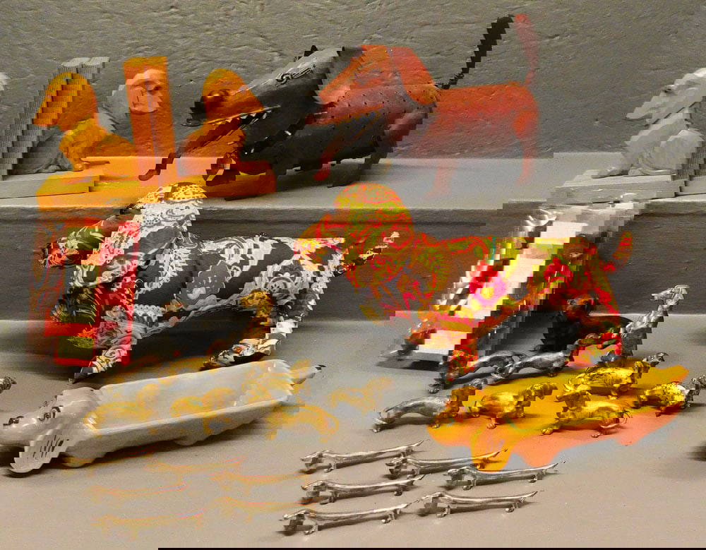 Lot Of Decorative Weiner Dog Figures, (lantern, Bookends, Etc.) Auction